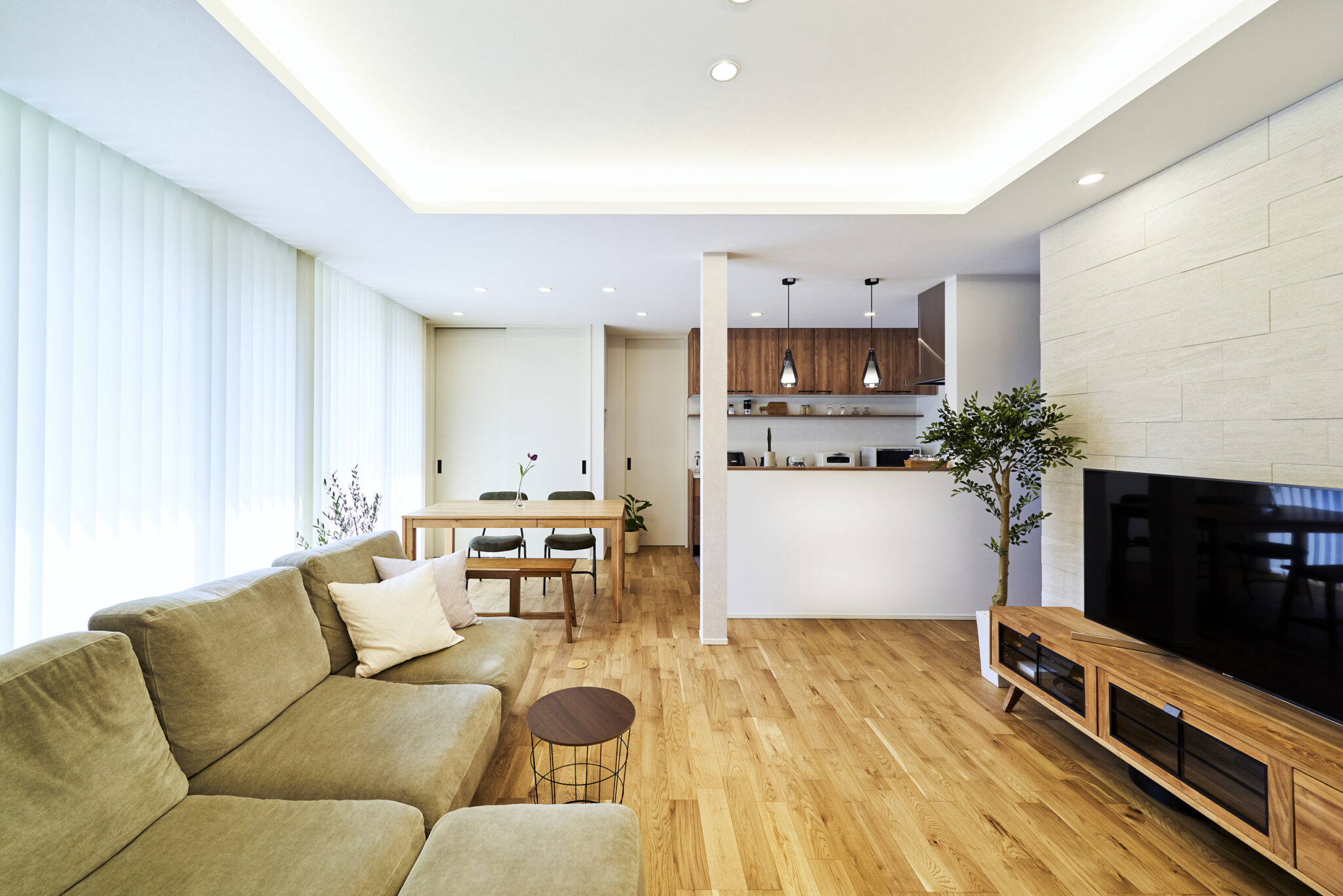 いつもの場所を特別に。照明が美しいLDK事例 - 香川県高松・丸亀の注文住宅・新築住宅なら一級建築士事務所ロータリーハウス